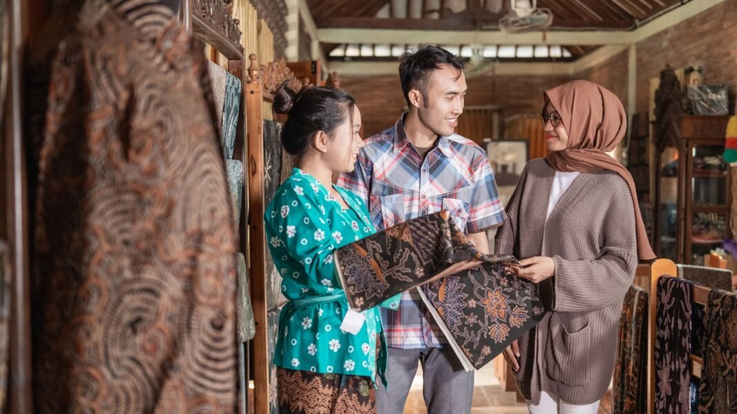 Wisata Membatik Indonesia: 5 Tempat Wajib Coba - Travellerscantik Indonesia