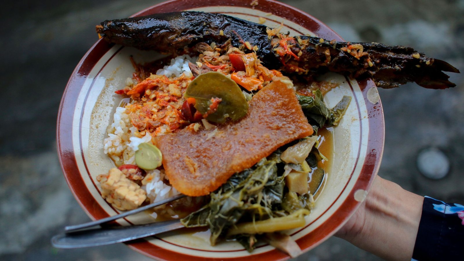 Review Mangut Beong Sehati Borobudur: Pedas Gurih Ikan Sungai Khas ...